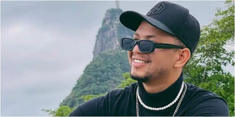 Tragic Incident: Brazilian Gospel Singer Collapses and Passes Away On ...