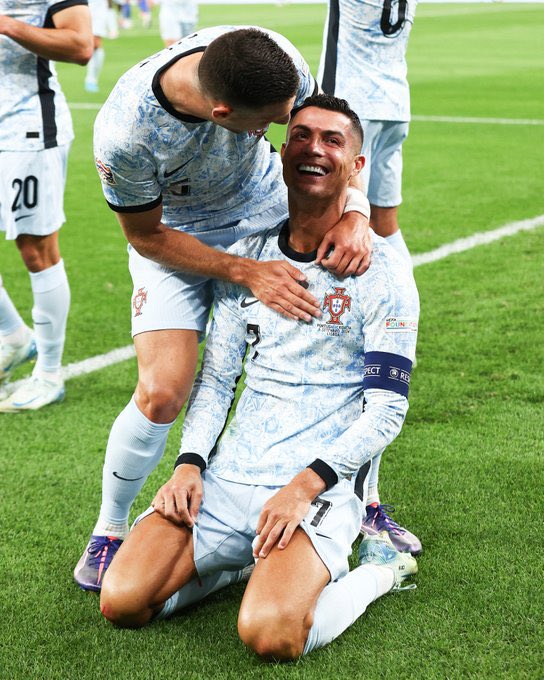 Guinness World Records Celebrates Ronaldo's 900th Career Goal with GOAT ...